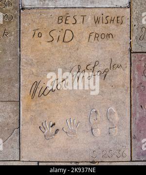 LOS ANGELES - JUNE 26: handprints of Michael Jackson and others in ...