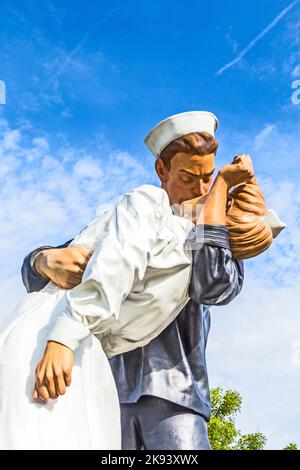 SARASOTA, USA - JULY 25: statue Unconditional surrender by Seward ...