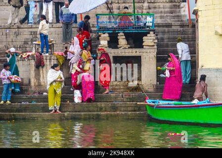 Ritual Washing in the Hindu Temple Tirtha Empul on Bali Stock Photo - Alamy