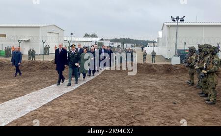 Pabrade, Lithuania. 26th Oct, 2022. Soldiers from Germany stand in ...