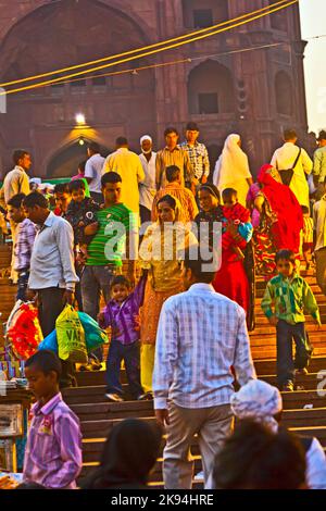 DELHI - NOVEMBER 10, 2011: people at the Meena Bazaar Market in Delhi ...