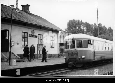 State Railways, SJ YB05P 794 at Ringstorp station. Last passenger train ...