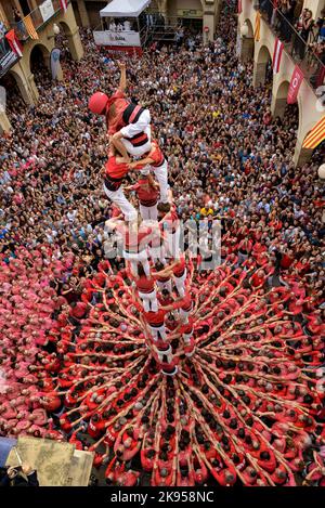 Diada de Santa Úrsula 2022 (human towers festival) in the Plaça del ...