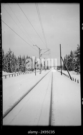 Electrified railway tracks Stock Photo - Alamy