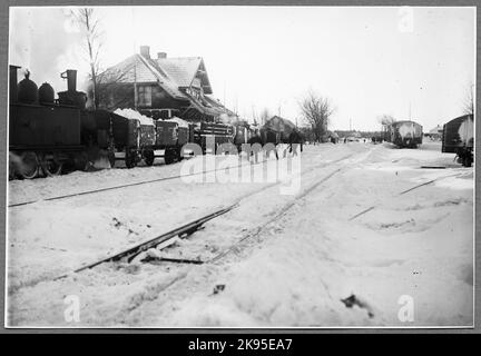 Snow removal train at Färjestaden station. Öland Railway, Öj Lok 4 ...