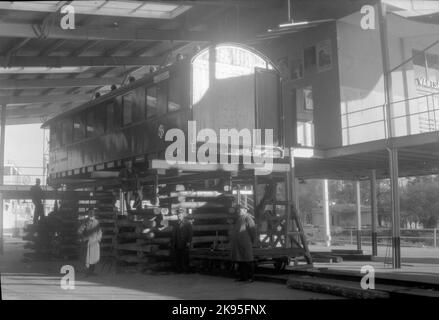 Wagon set up for viewing Stock Photo - Alamy