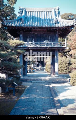 An outdoor view of the Four Heavenly Kings temple in Tsu Shi, Japan ...