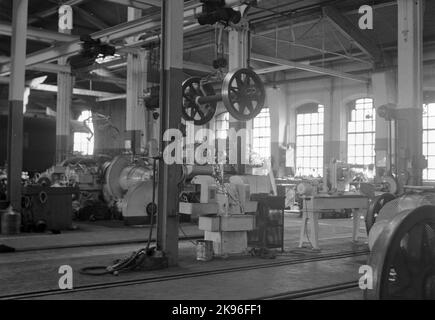 Wheel turns at the main workshop Stock Photo - Alamy