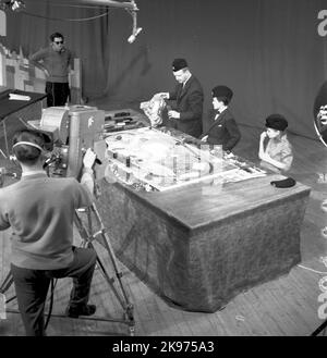 Recording the TV program "Watch you see", 1958 Stock Photo - Alamy