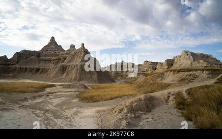 Dramatic formations and skies over Badlands National Park, South Dakota ...