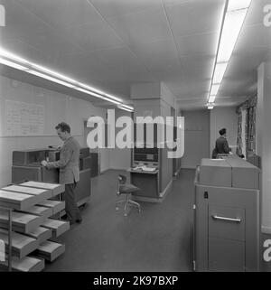 IBM 650 Magnetic Drum Data Processing Machine. An early IBM computer ...