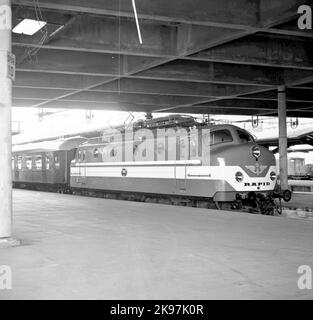 The state railways, SJ Ra 990 "Rapid 6". SJ Ra 994 "Rapid 10 Stock ...
