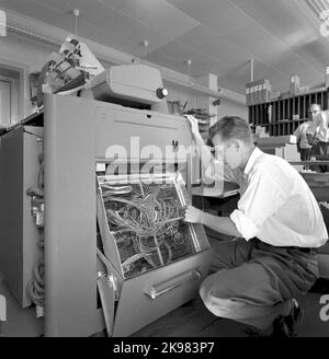 SJ, State Railways. IBM Computer. Hole card sorter Stock Photo - Alamy