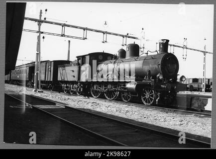 Varberg - Borås - Herrljunga Railway, VBHJ 15 By Train Stock Photo - Alamy