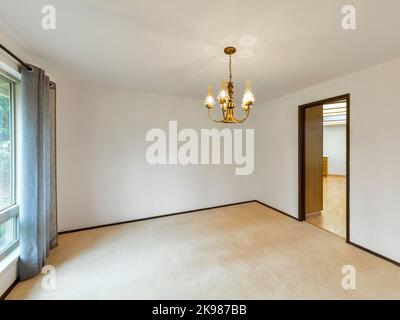 Modern residential empty dining room interior Stock Photo - Alamy