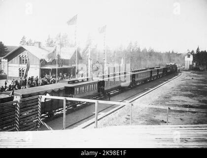 Dala - Hälsinglands Railway, DHDJ inauguration train at Furudal station ...