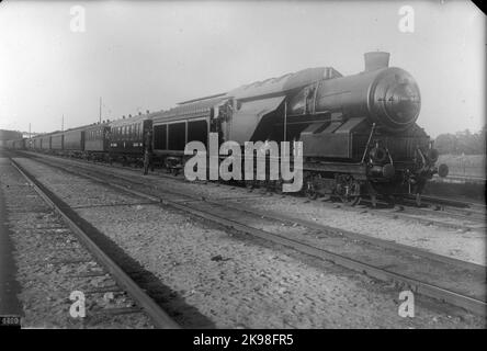 State railways, SJ, 1474. Ljungström's turbine with train. Fredrik ...
