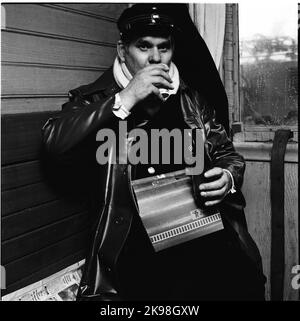 Historical train's journey from Stockholm to Gothenburg for the ...