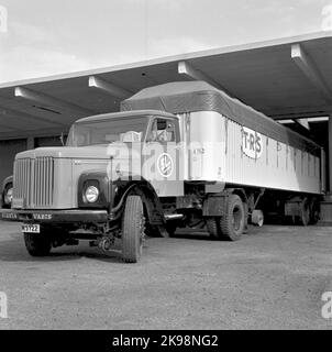 Piggy Back Cars, Slab Västberga. Scania Vabis. T.R.S Stock Photo - Alamy