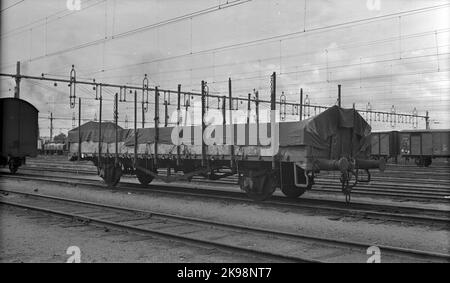 The State Railways, SJ Open freight wagon or 33084 during the years ...