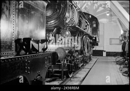 The locomotive and carriage hall in Tomteboda with the State Railways ...