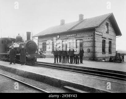 Markaryd Västra Station, Skåne - Smålands Railway, SSJ Lok 2 by train ...