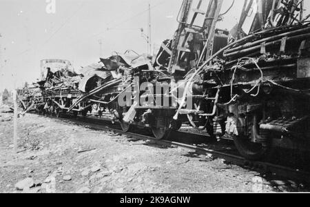 Krylbosmällen. Carriage scrap after the explosion of a German ...