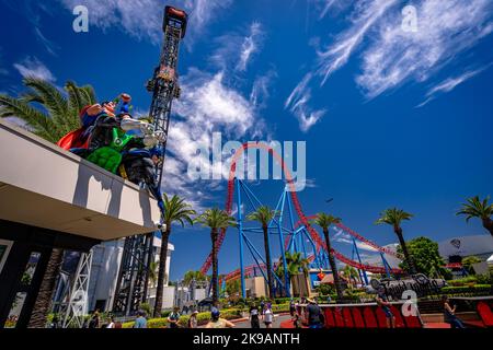 Gold Coast, Queensland, Australia - Batwing spaceshot thrill ride at ...