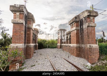 Victoria bridge is one of the oldest railway bridges in Malaysia. Now ...