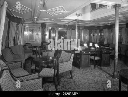 S/S "Queen Victoria", First Class Salon Stock Photo - Alamy
