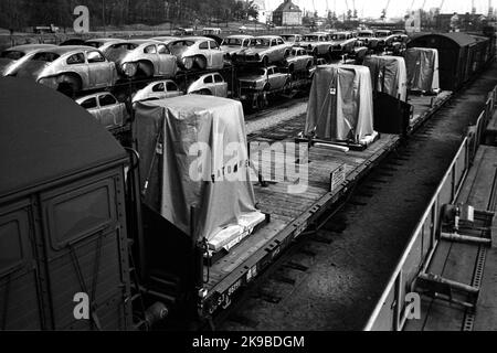Transport of uranium containers Stock Photo - Alamy