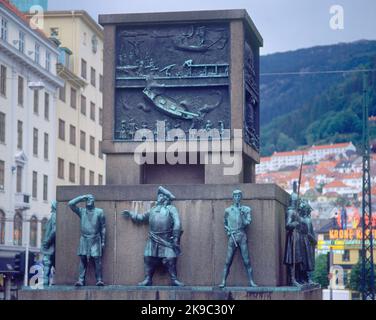 MONUMENTO A LOS VIKINGOS - 1950 - FOTO AÑOS 00. Author: DYRE VAA ...