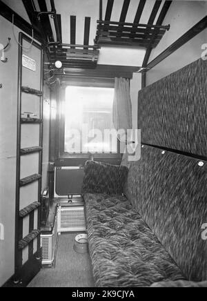 State Railways, SJ Third grade sleeping compartment, unborn Stock Photo ...