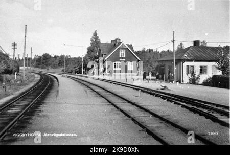 Stop built in 1902. Station building in wood An earlier waiting shed ...