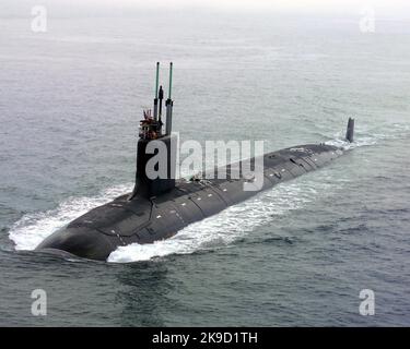 The USS Virginia (SSN 774), a nuclear-powered submarine, arrives at ...