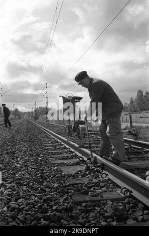 Track maintenance work, Sköldinge - Katrineholm Stock Photo - Alamy