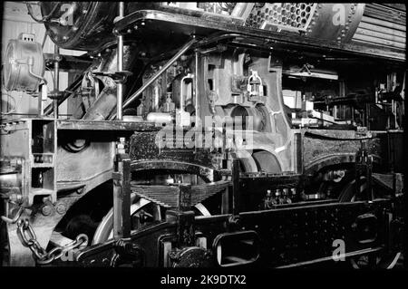 The locomotive and carriage hall in Tomteboda with the State Railways ...