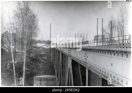 Railway bridge over the Dalälven Stock Photo - Alamy