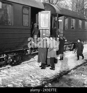 Excursion train with school youth. Karlskrona - Malmö Stock Photo - Alamy
