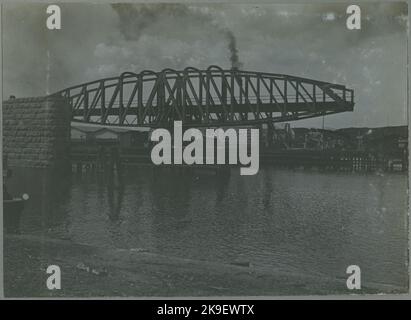 Bridge building over the Göta river Stock Photo - Alamy