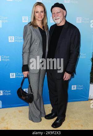 City of Hope Spirit of Life Gala at the Barker Hangar in Santa Monica ...