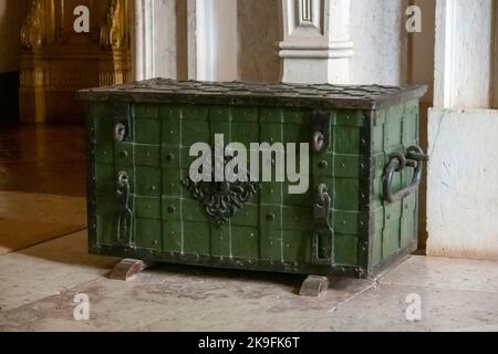 Close view of an old and sturdy medieval crate or chest Stock Photo - Alamy
