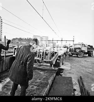Train load of military vehicles Stock Photo - Alamy