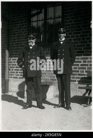The man to the left is the station inspector folcker at the Åberga ...