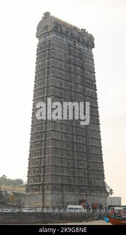 The Indias Tallest 108 ft Gopuram of Shri Murudeshwar Temple, Uttara ...