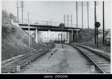 Road bridge over railway tracks on the Mellansel line - Vännäs Stock ...