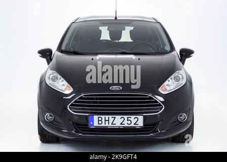 Ford Fiesta 2016 car exterior view front back side no people inside ...