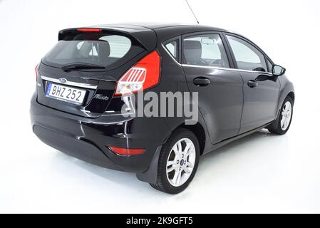 Ford Fiesta 2016 car exterior view front back side no people inside ...