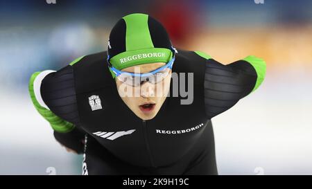 HEERENVEEN - Marcel Bosker in action during the men's 10,000m on the ...
