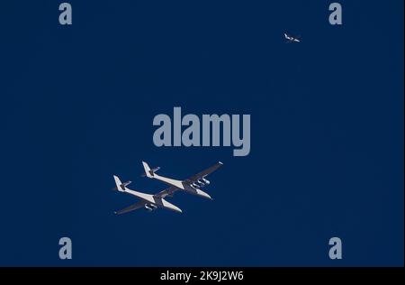Mojave, USA. 28th Oct, 2022. The Stratolaunch Roc aircraft taking off ...